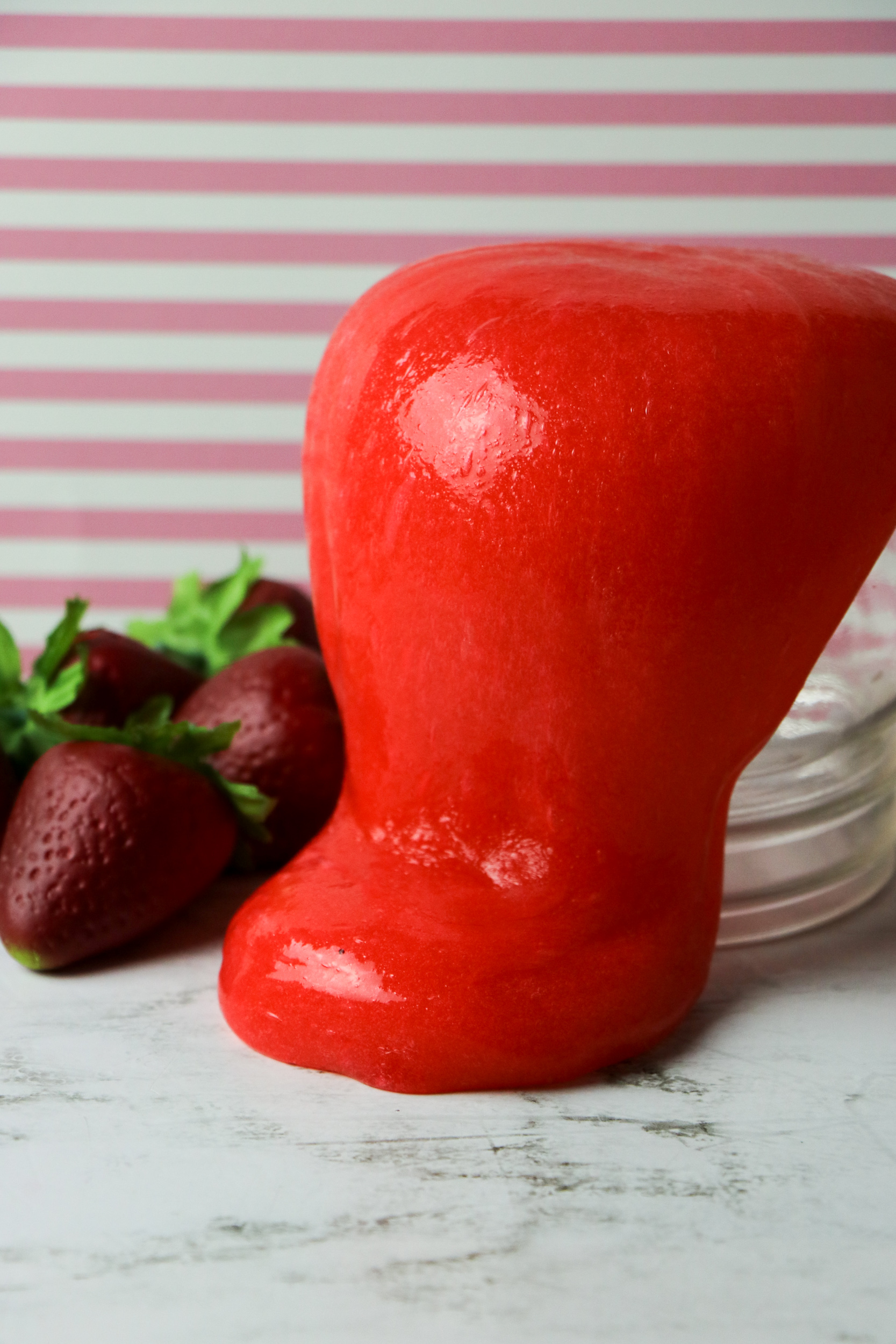 DIY Scented Strawberry Slime - Frosting and Glue- Easy crafts, games ...